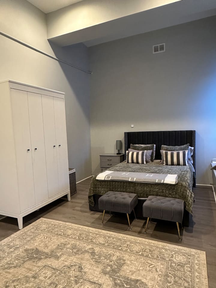 Private Cozy Open Floor Plan, Studio - Scranton, PA