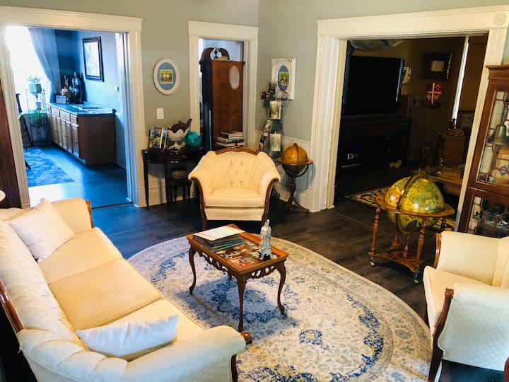 Art Deco Themed Room - Lodi, CA