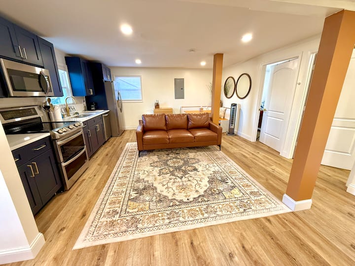 *Modern Lakeview Getaway* - High Point, NC