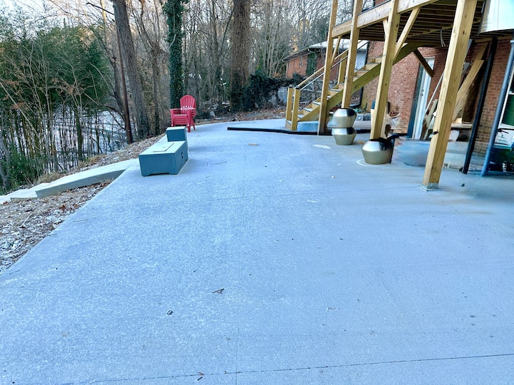 *Modern Lakeview Getaway* - High Point, NC