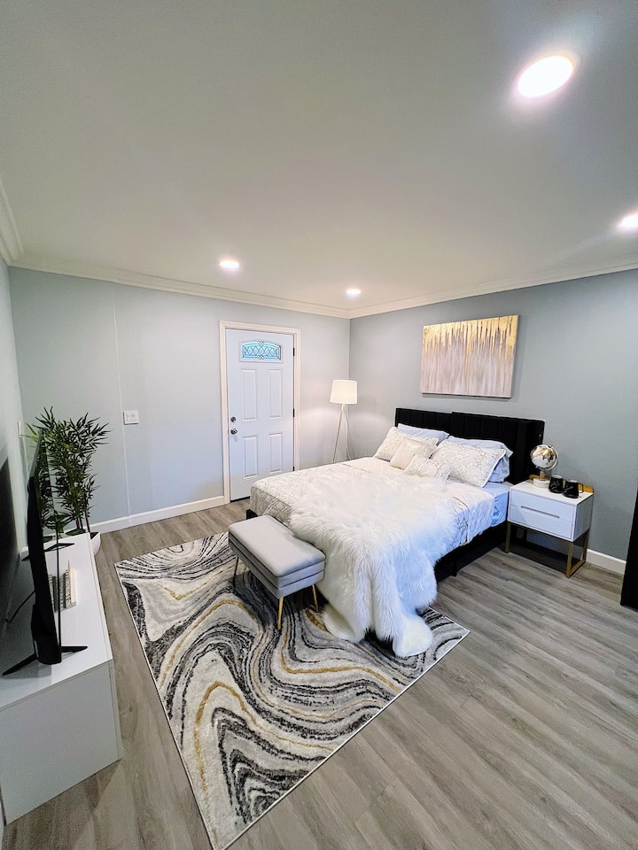 New Private Room With Bathroom - Anaheim, CA