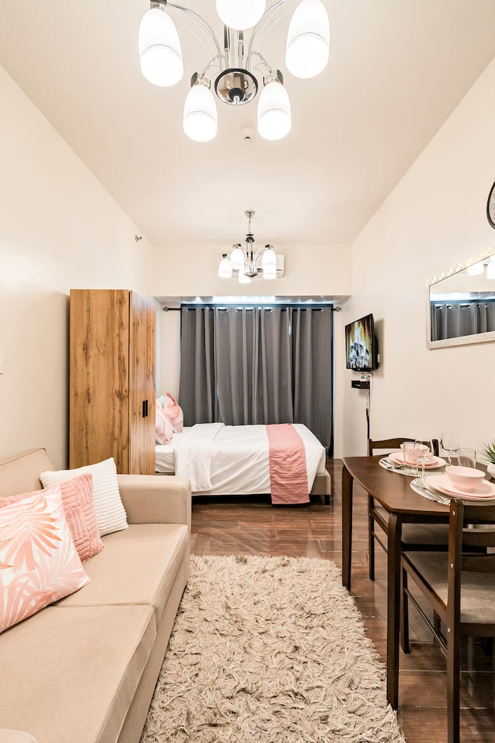 Insta-worthy New Studio In Makati W/ Balcony (M37) - Makati