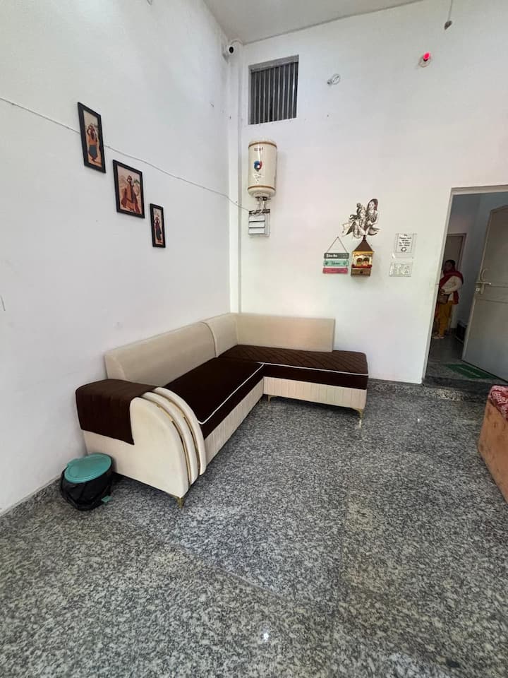 Rukmani Villas - Mathura