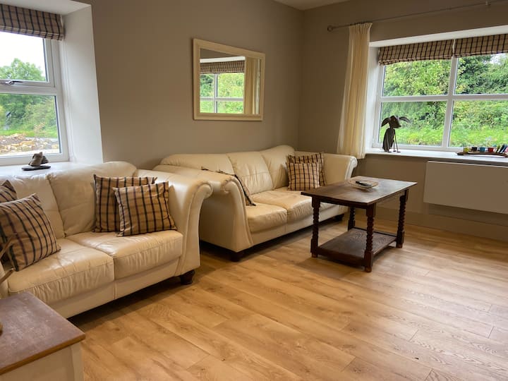Spacious Cottage With Stunning Distant Sea Views - Alnwick