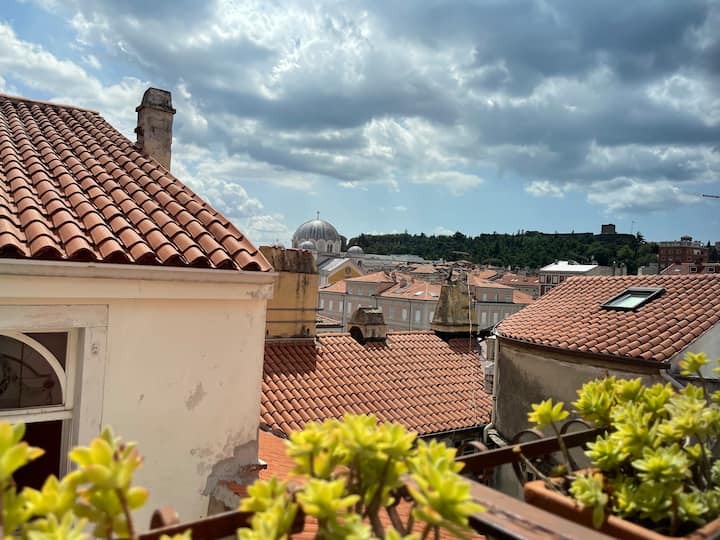 Studio E Ponterosso Mansarda - Trieste