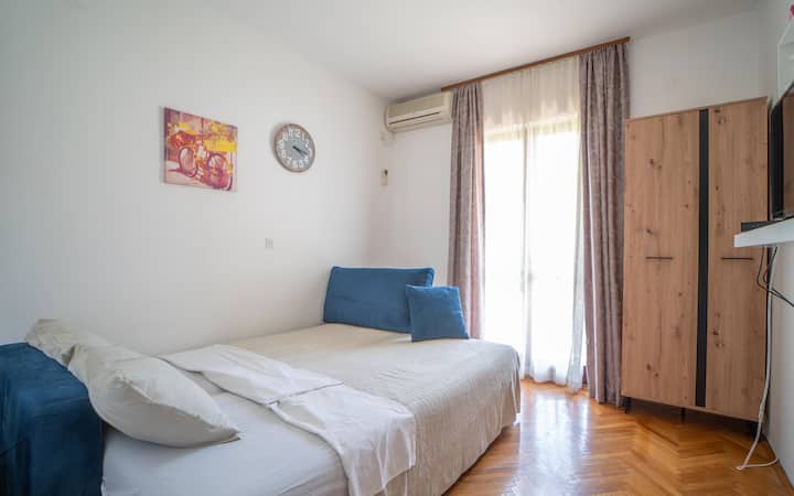 2 Bedroom Apartment Bu2 With Pool - Budva
