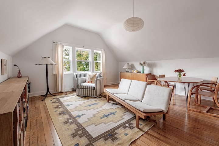 Designer Victorian Gem Prospect Park - 2br W/porch - New York City