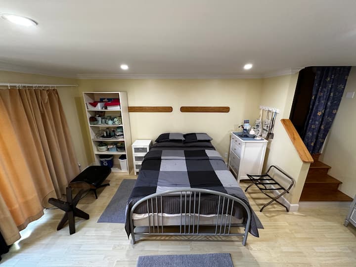 Garden Studio Unit; Privite Bonus Room - San Francisco, CA