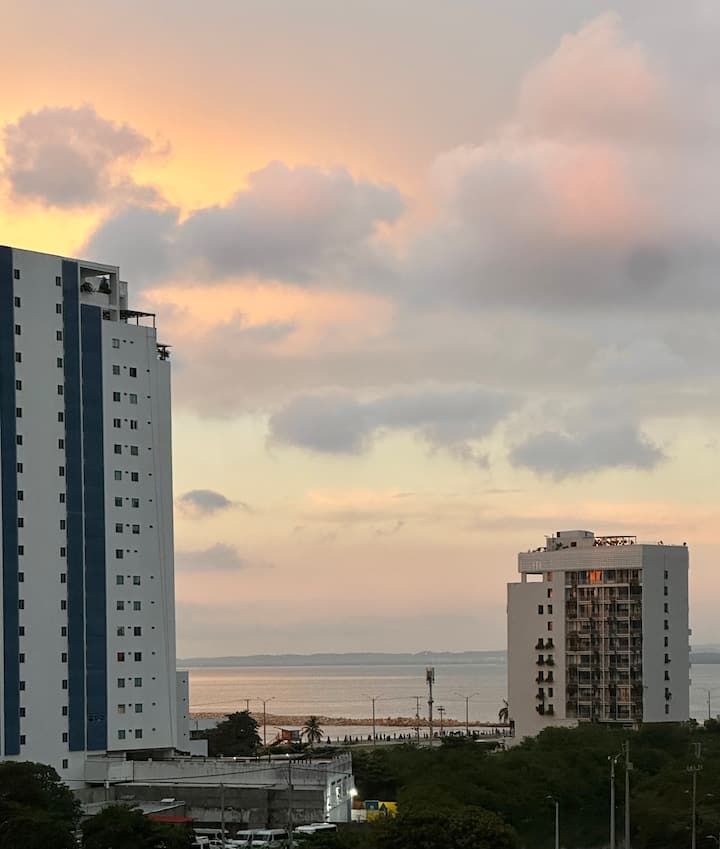 Bright 3br Getaway Near Beach + Old Town - Cartagena