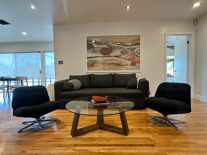 Highland Park Designer Home W/massive Deck & Views - Chinatown - Los Angeles