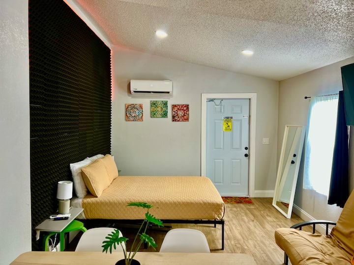 Beautiful Loft Totally Furnished, Free Parking - South Lake, Miami