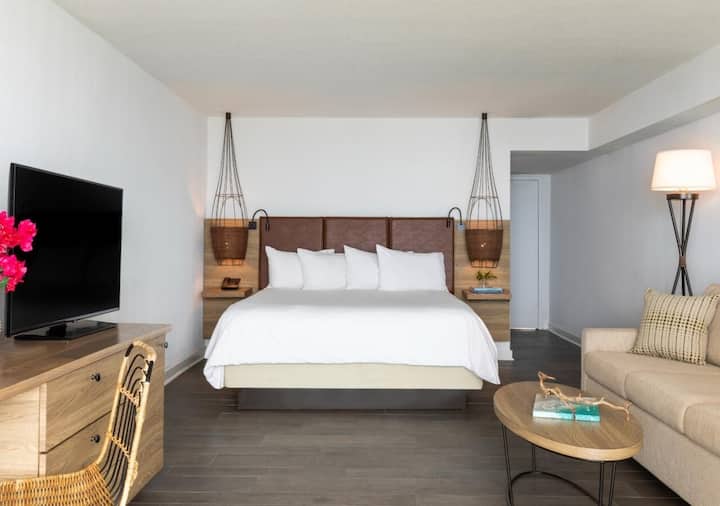 Seabreeze Serenade! Outdoor Pool, Pet-friendly! - Islamorada, FL