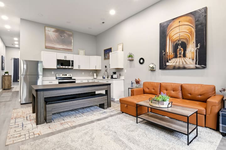 Derby Oasis- Home Away From Home - Louisville, KY