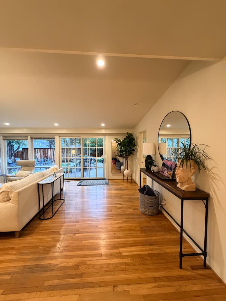 Charming Carmel Point House - Carmel-by-the-Sea, CA