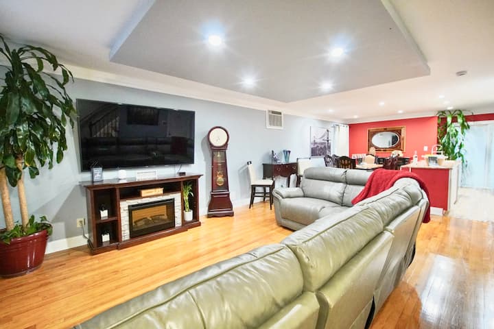 Modern 2 Floor, 3 Bedroom Home In West New York - Manhattan