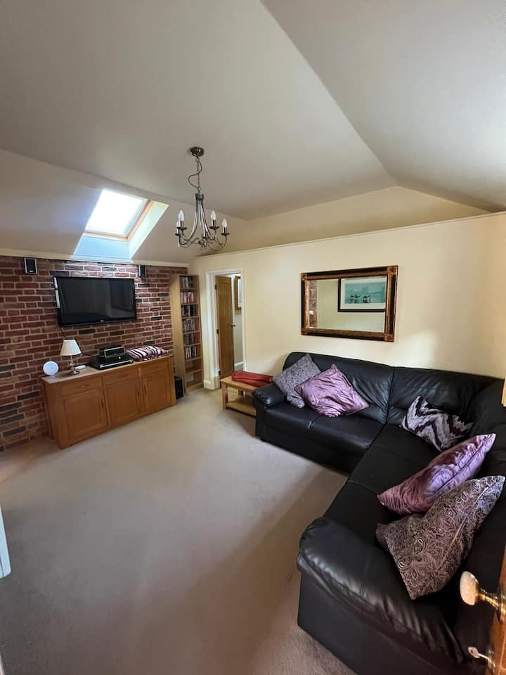 St George’s Cosy Cabin With Jacuzzi Hot Tub - Maldon