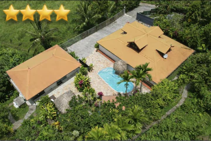 Habitation Bonneville, Chalet & Loft Piscine Sauna - Martinique