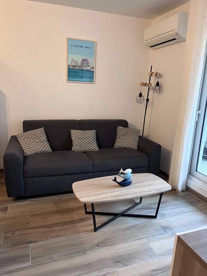 Beau Studio Cabine Refait à Neuf - La Grande-Motte