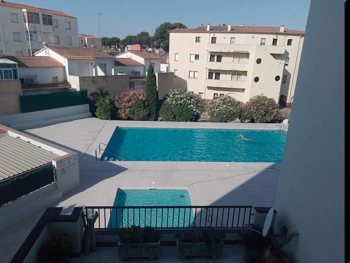 A 100mts De La Playa,2 Piscinas,wifi,con Mucha Luz - L'Escala