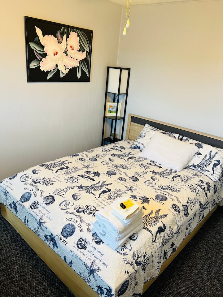 Room #17 Queen Single - Ocean City, NJ