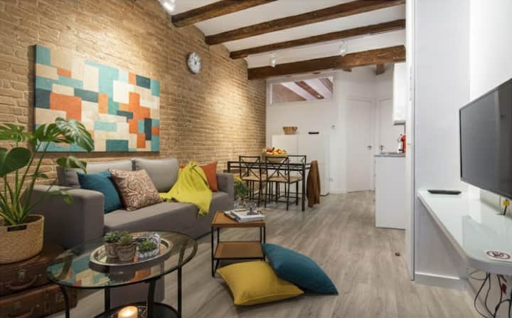 Nice Group Flat 4bedr 4bathr 2 Flats Port-ramblas! - Barcelona