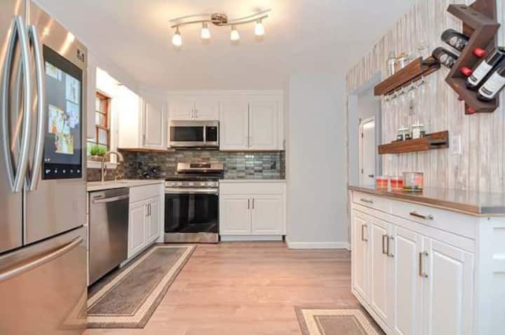 Charming Cuoco Residence - Bedford, MA