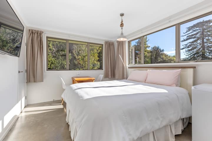 3 Almost Heaven Bnb & Ensuite - New Plymouth