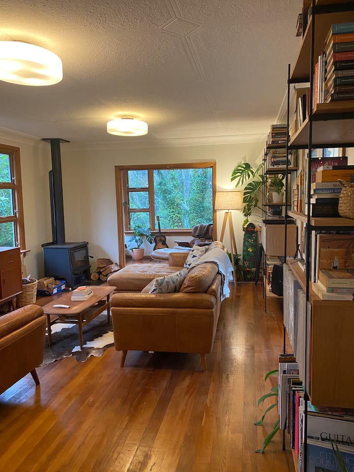 Lush Mid-century Bungalow - Dunedin