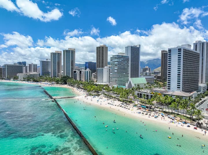 Surf, Stay, Hike&play | Waikiki Beach & Nightlife - Honolulu