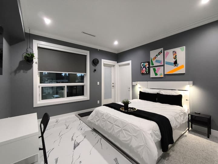 Cozy Private Suite With Private Washroom - Surrey