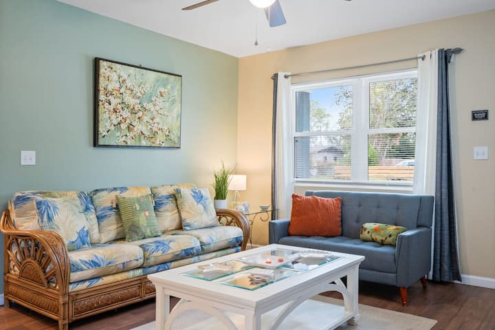 Cozy Retreat By Mayo, Beach, Pet Friendly Backyard - Jacksonville