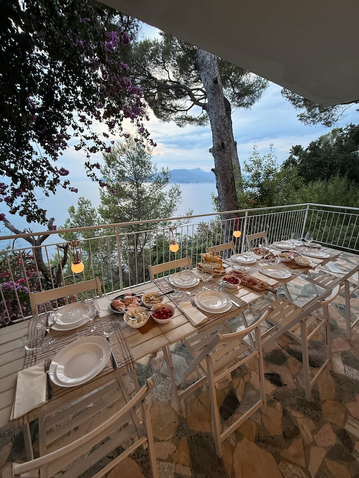 Stylish Flat With Stunning Views - Chiavari