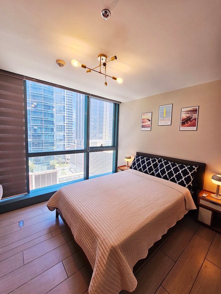 Uptown Bgc Freeparking
Freepool
No Cleaningfee - Philippines