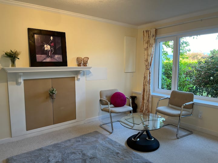 Large Guest Room In Sechelt - Sechelt