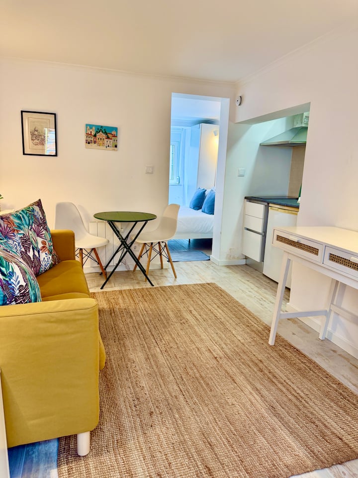 Charment Appartement Au Coeur D'alfama - Lisbona
