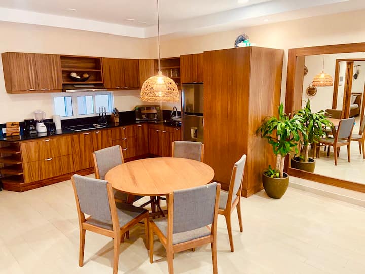 Chic Central 2br With Balcony & High-speed Vibes - Playa del Carmen