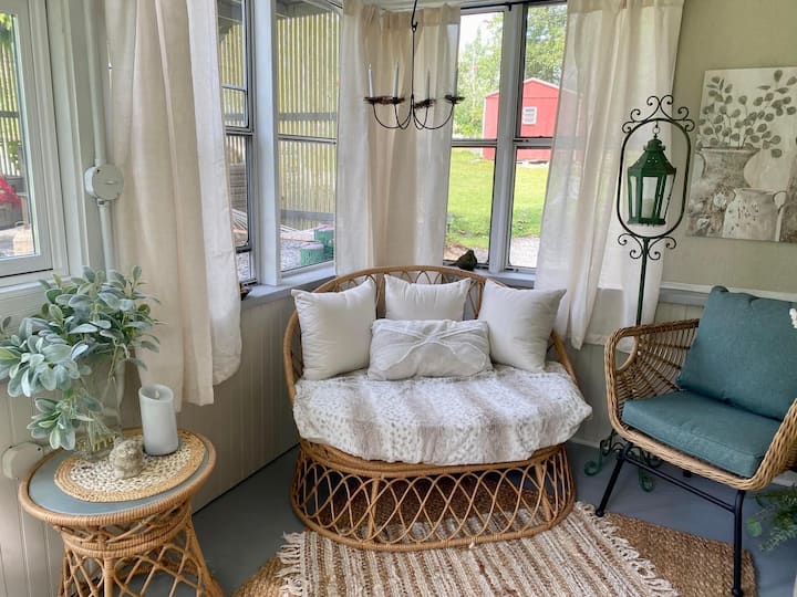 Cottage At Waneta Lake-hot Tub, Fire Pit - Finger Lakes, NY