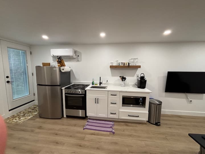 Modern Living In Bloomingdale! - Washington, D.C.