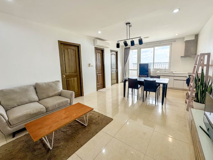 24th Floor Modern Condo - 2 Bedroom - Laos