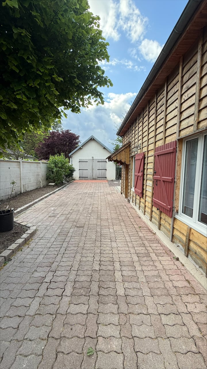 Petite Maison Paisible Au Cœur Du Village - Lac d'Orient