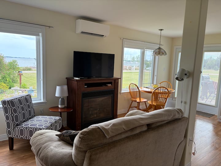 Cozy Water View Country Home - Prince Edward Island