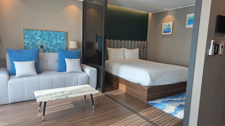 S3 3102  #오션뷰#커플숙소#해운대역2분#ott#무료 짐보관가능#해리단길#해변5분 - Busan