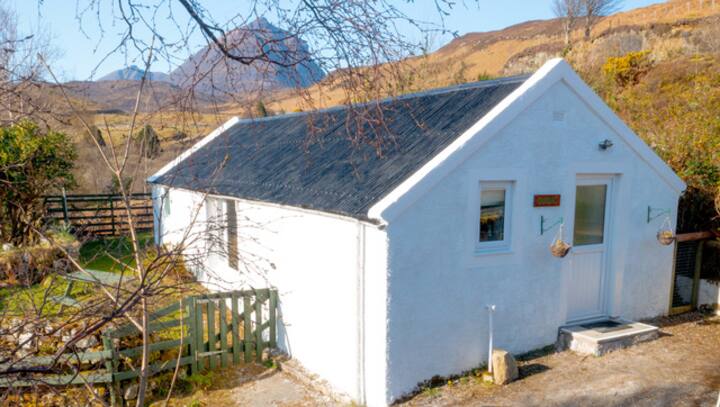 Quinag Cottage, Unapool,  Kylesku, Sutherland - Loch Assynt