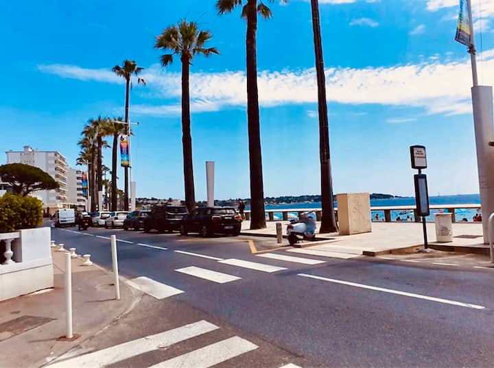 Joli Studio Pieds Dans L'eau - Antibes