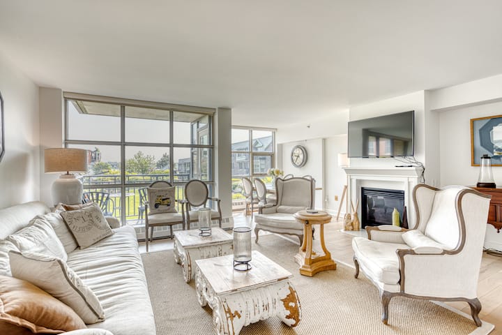 Oceanview Condo On Waterfront @Bishops Landing - Halifax