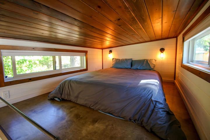 Island Tiny Home With Barrel Sauna - Post Falls, ID