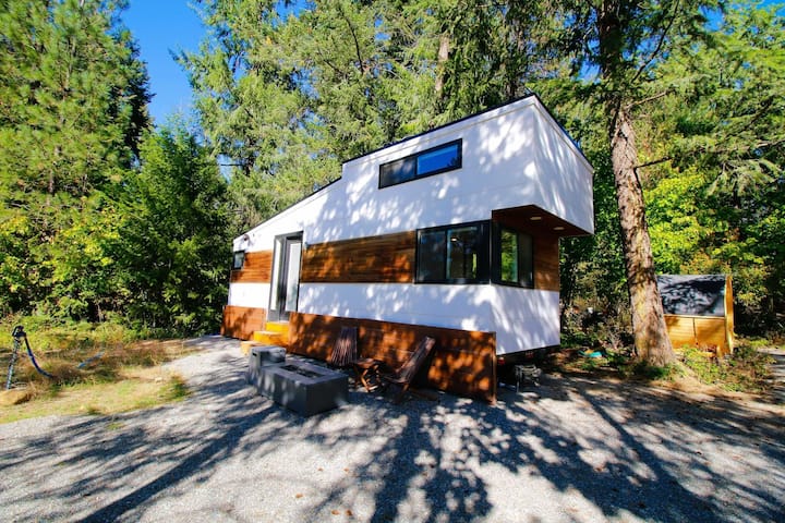 Island Tiny Home With Barrel Sauna - Post Falls, ID