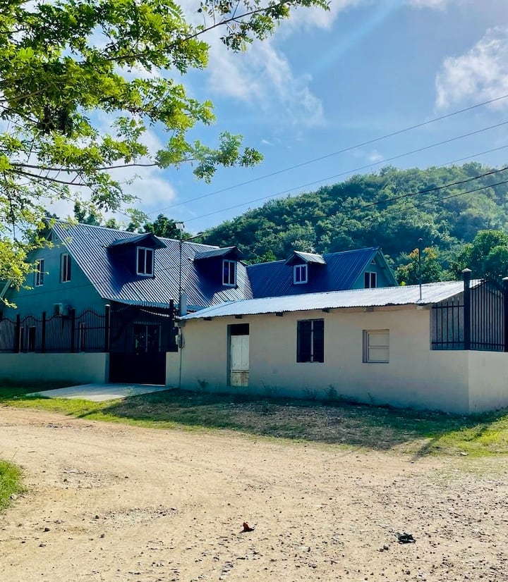 La Casona Azul - San Benito
