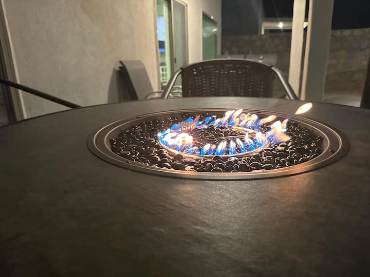 Stylish Escape With Pool&ping-pong Table - 拉斯克魯塞斯