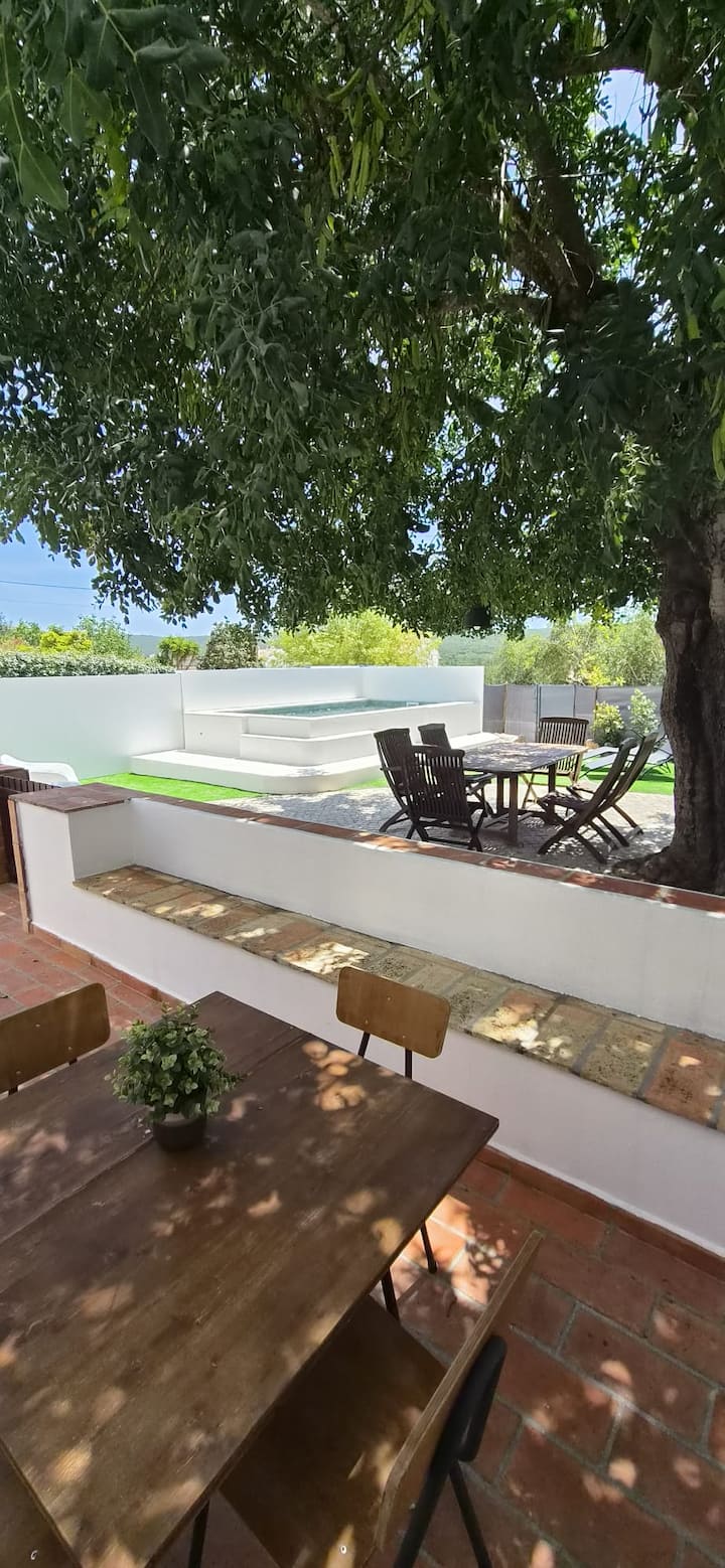 Casa Da Alfarrobeira: No Campo Mas Perto Do Mar! - Loulé